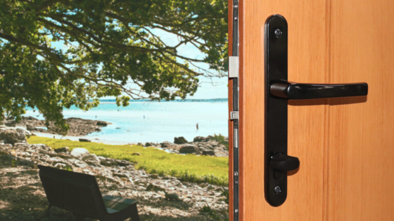 Hinged Patio | Locking Systems - Roto North America